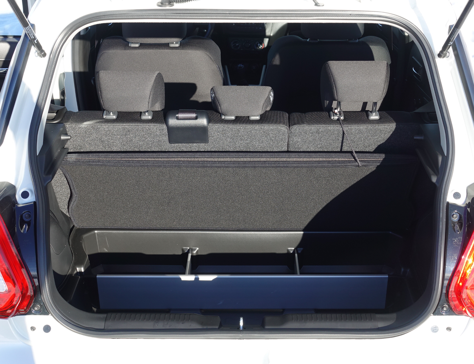 Autohaus Fürst Onlineshop - GENUINE-SUZUKI Boot-Cargo-Box for your SWIFT