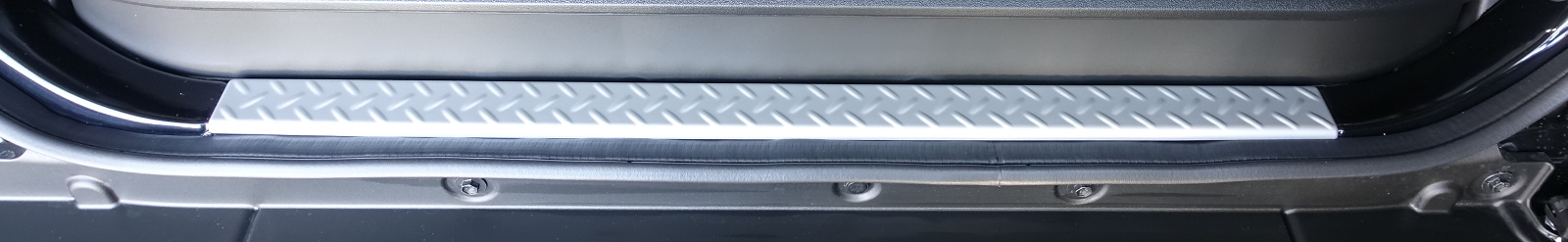 Autohaus Fürst Onlineshop - Sill Protector Sheet for the SUZUKI JIMNY ...